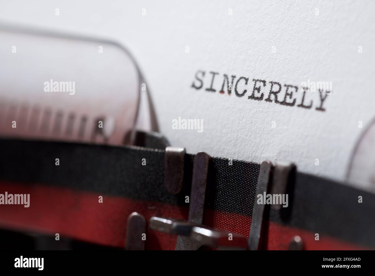 Sincerely word written with a typewriter Stock Photo - Alamy