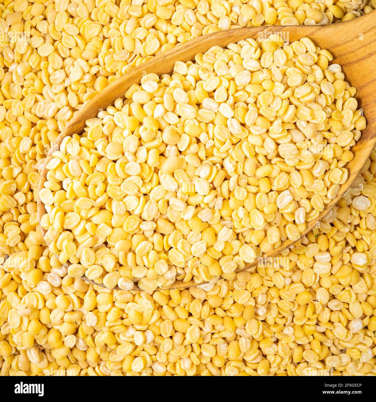 Moong dal in spoon hi-res stock photography and images - Alamy