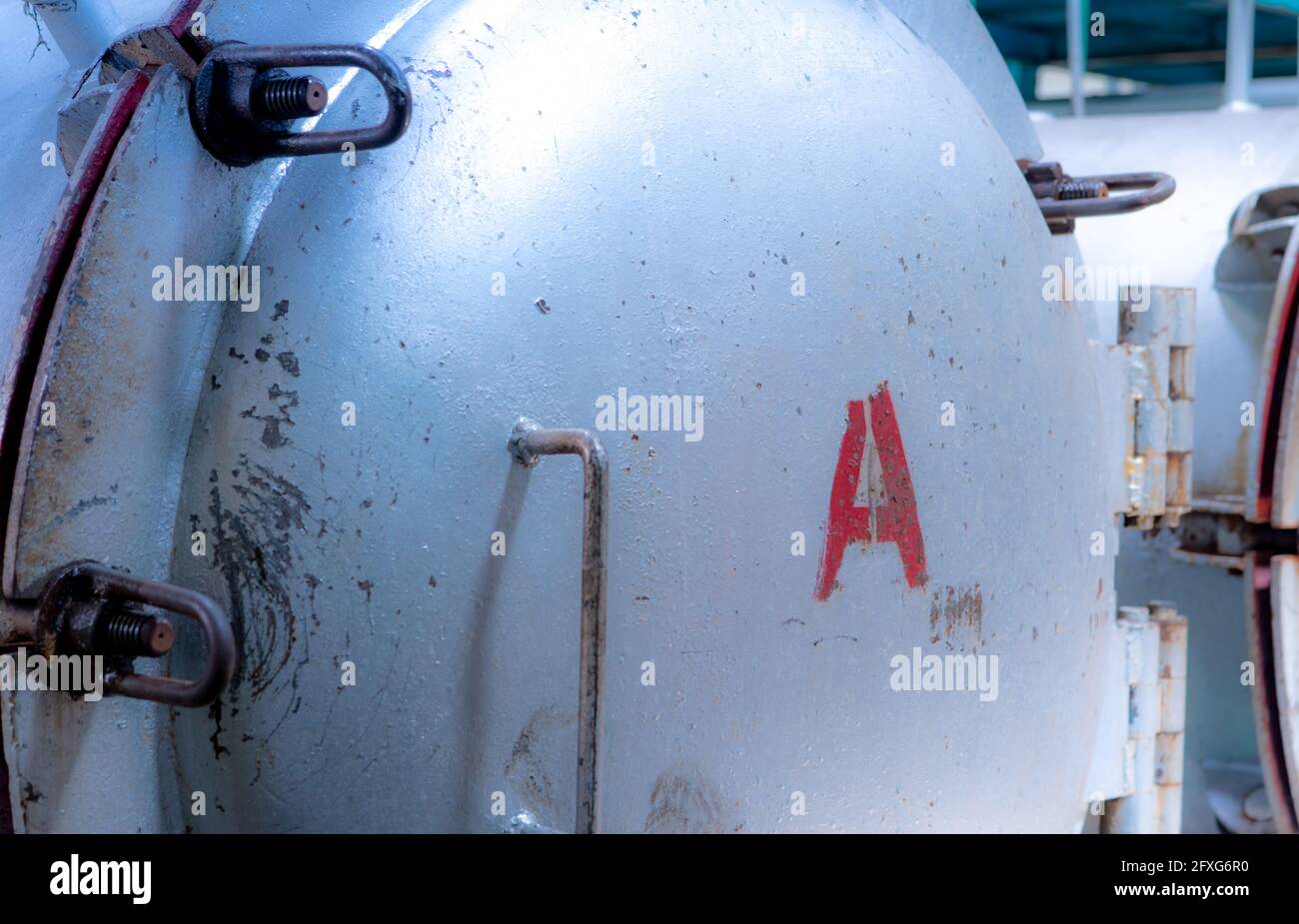 High pressure processing or high hydrostatic pressure machine for food ...