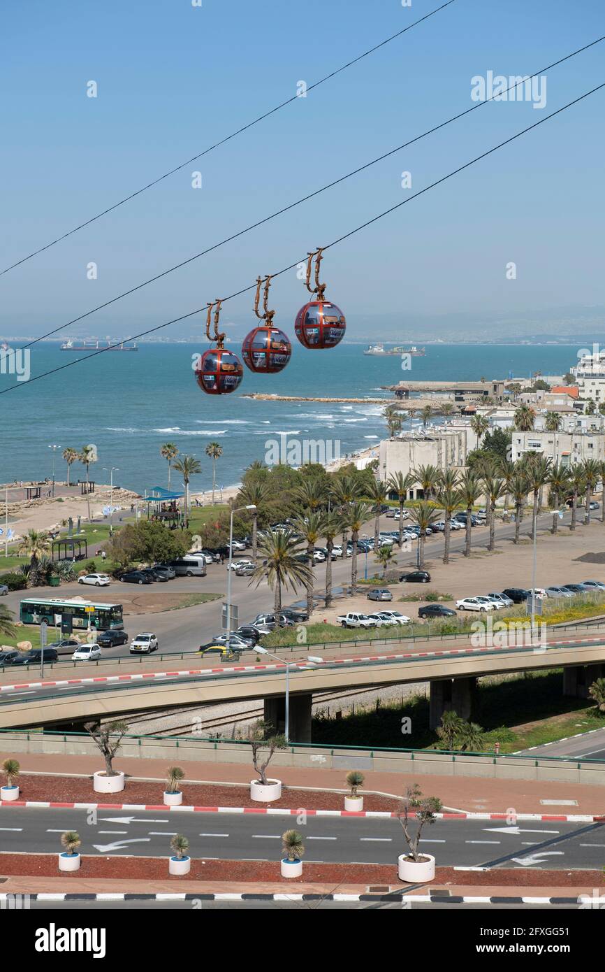 View of the bay, downtown and the cable car. The line runs from the Bat ...