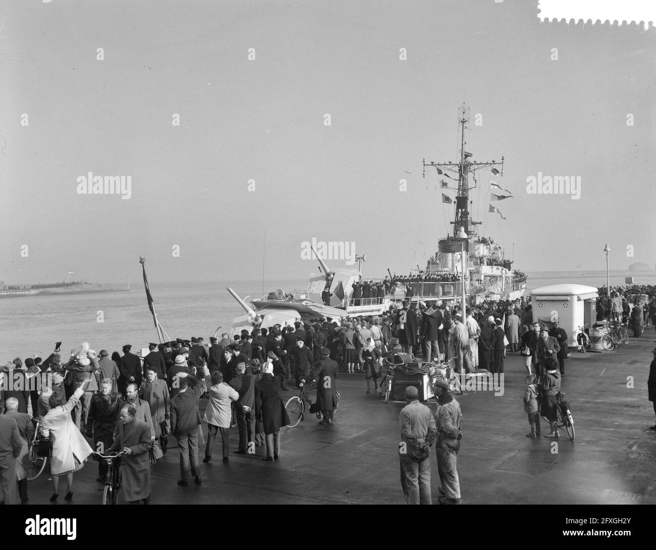 Departure of Hr. Ms. frigate Evertsen from Den Helder to New Guinea ...