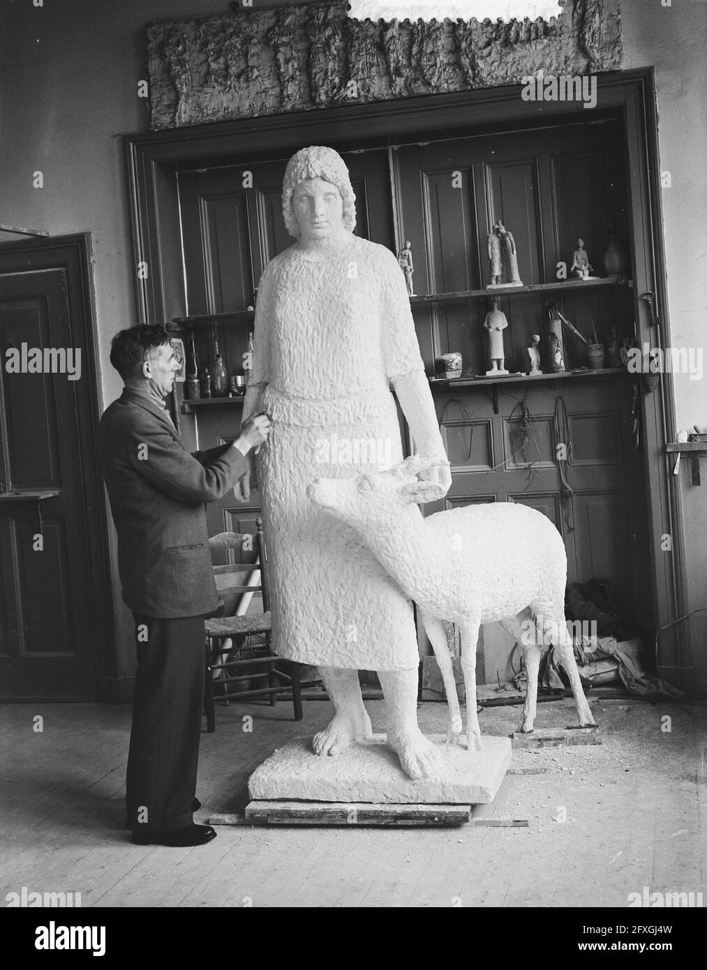 Resistance statue Winterswijk, Tante Riek by G. Bolhuis from Amsterdam ...