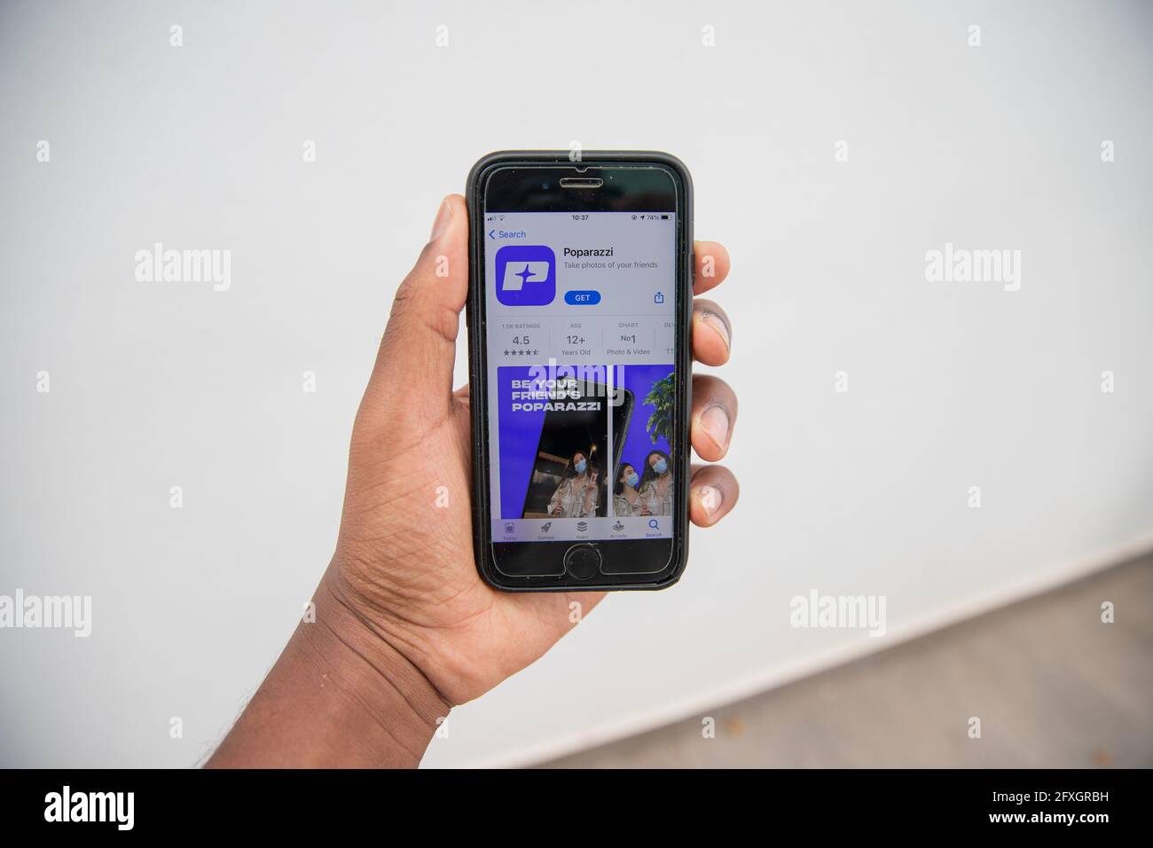 New York, United States, 27 May 2021: Poparazzi App on a Screen of a ...
