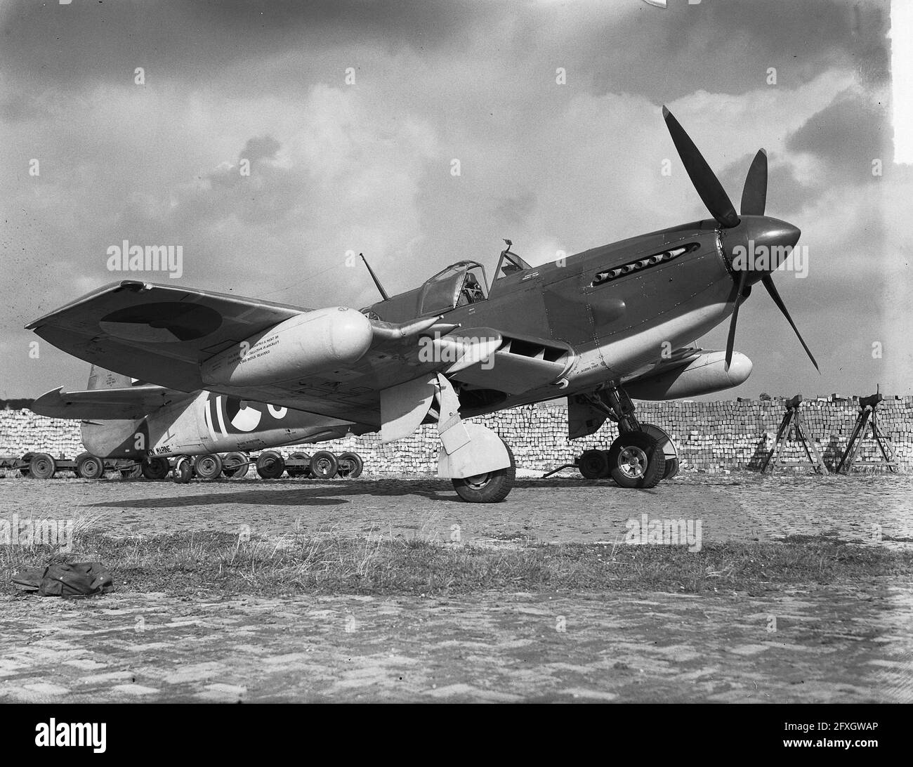 1948 aircraft hi-res stock photography and images - Alamy
