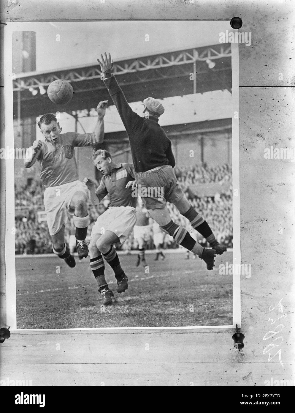 Van der tuyn assaults goalkeeper hi-res stock photography and images ...