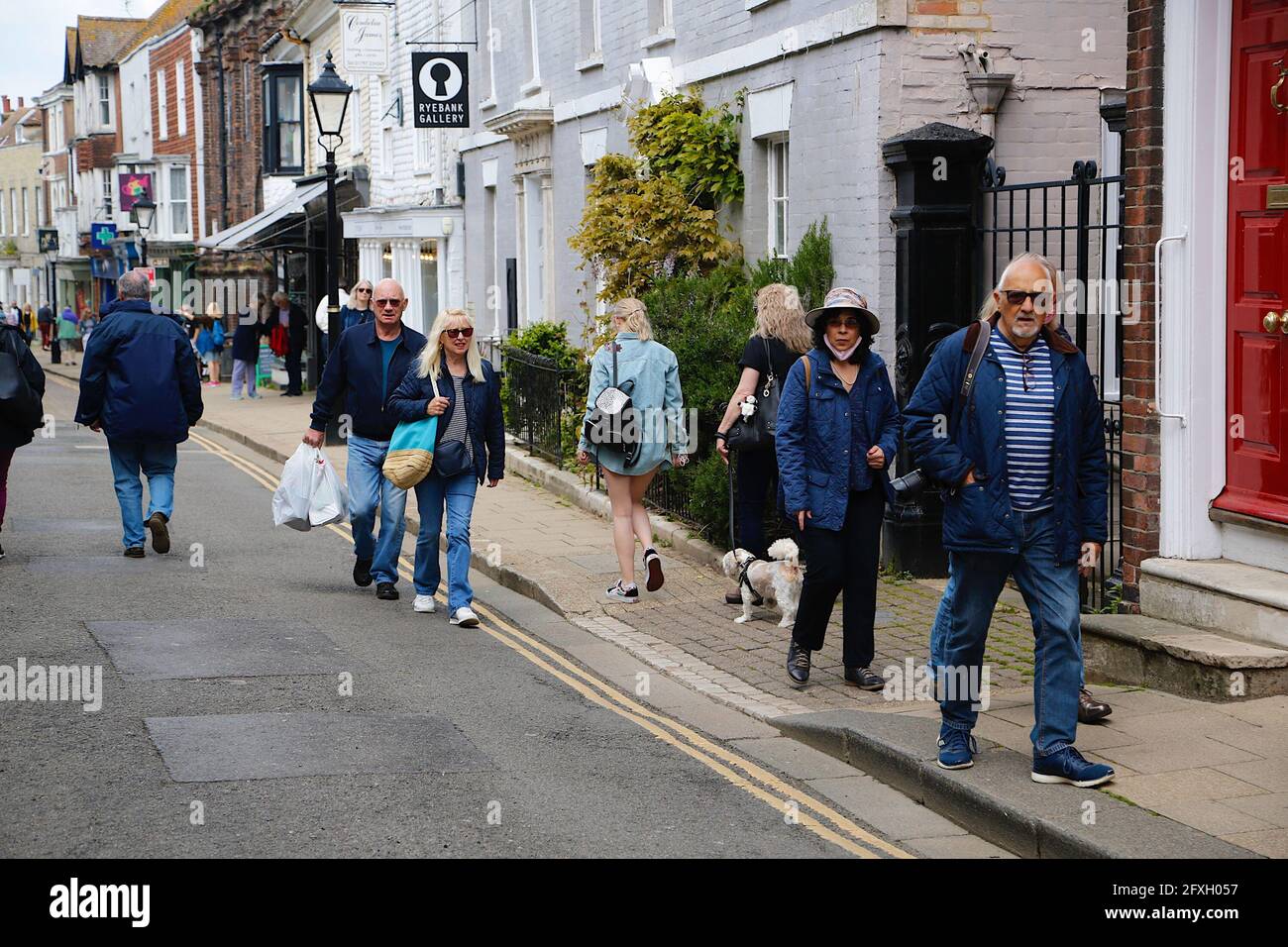 Rye, East Sussex, UK. 27 May, 2021. UK Weather: Warmer weather brings ...