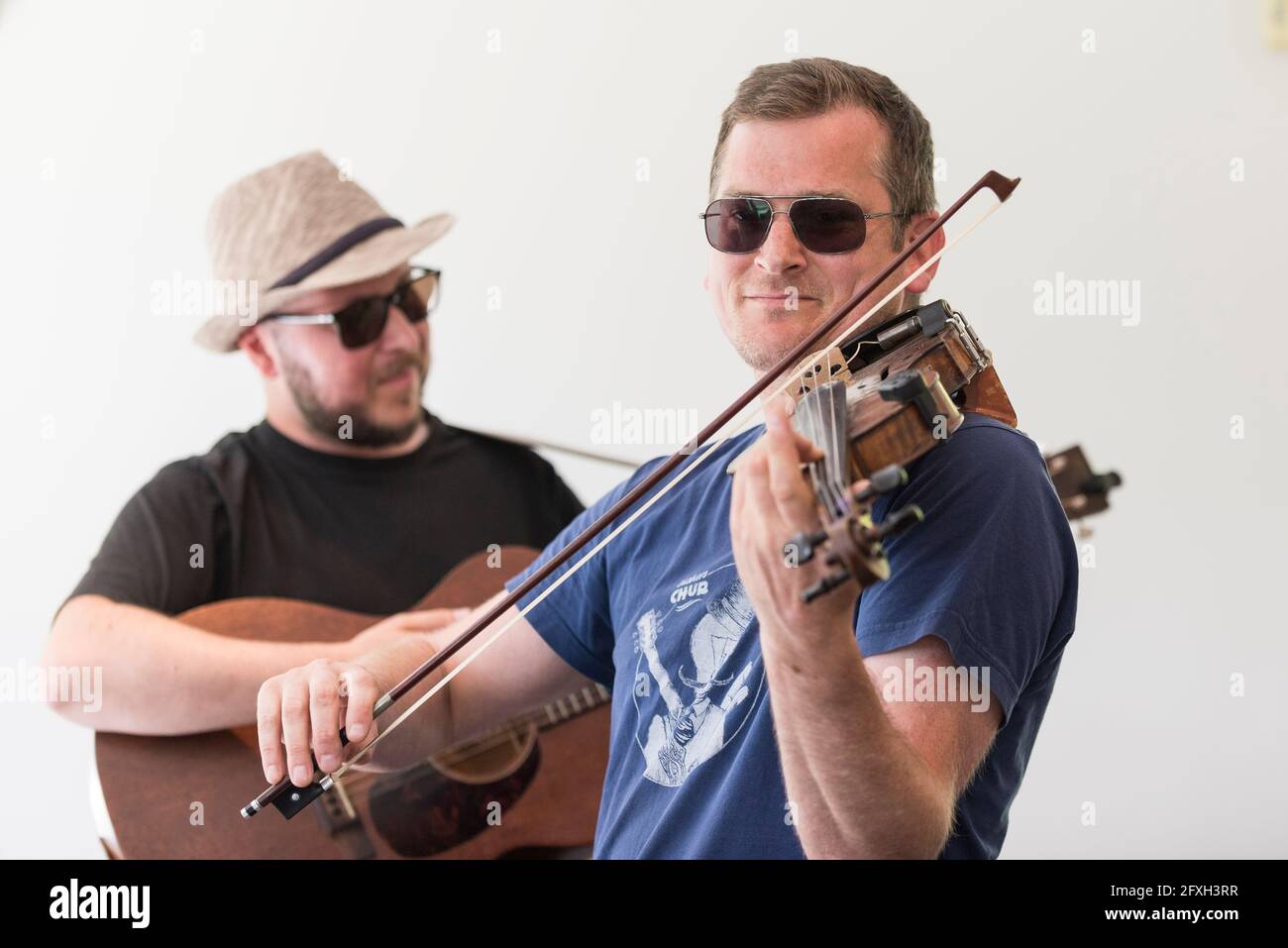 Musicians creativity hi-res stock photography and images - Alamy