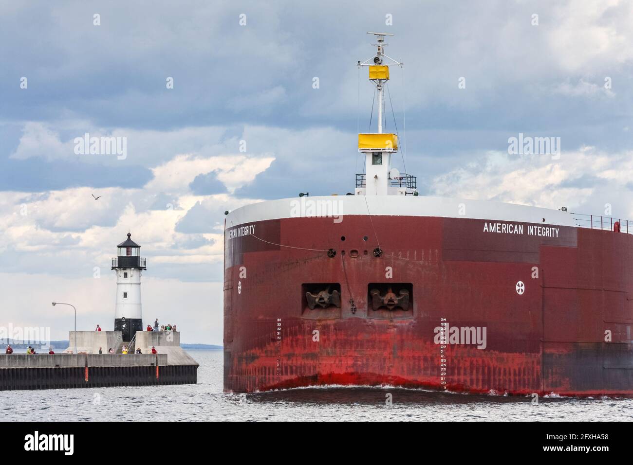 DULUTH, USA - SEPTEMBER 27, 2007: Tourists at the Duluth North Pier ...