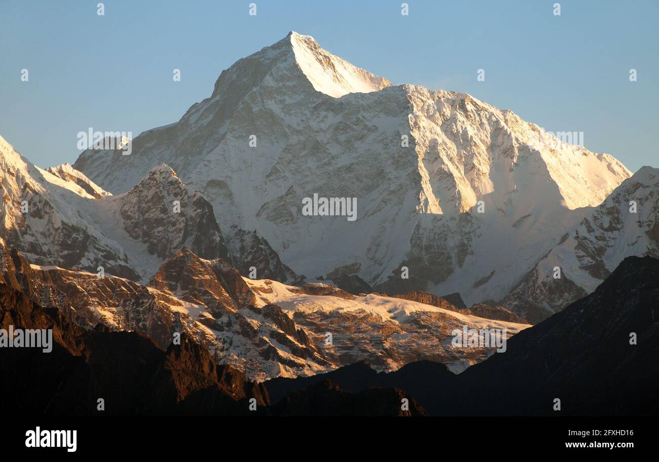 Makalu nepal hi-res stock photography and images - Alamy
