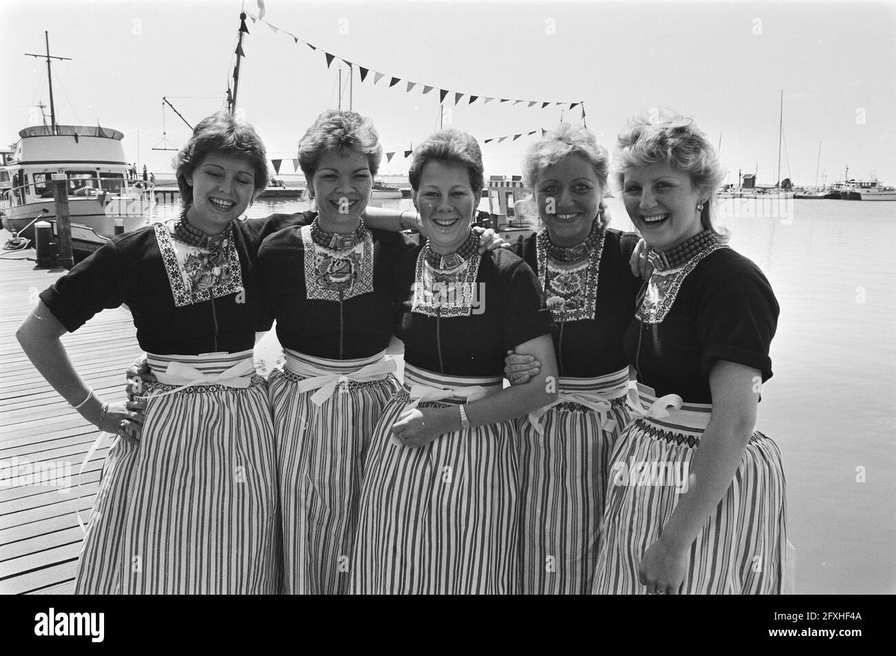 Volendam costume hi-res stock photography and images - Alamy