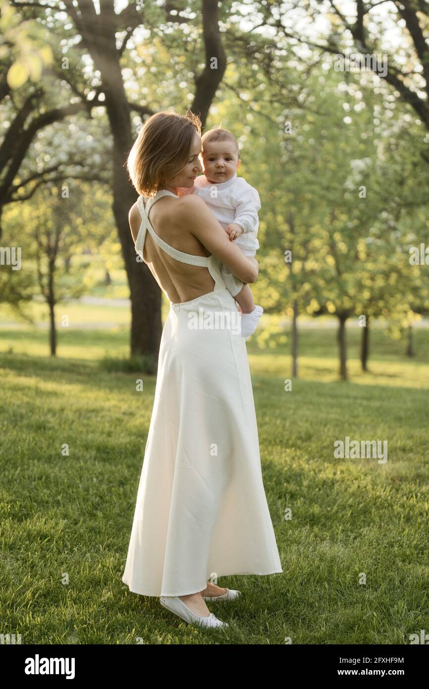Child kissing lips hi-res stock photography and images - Alamy