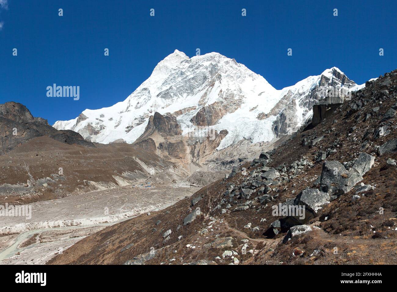 Climbing mount barun hi-res stock photography and images - Alamy