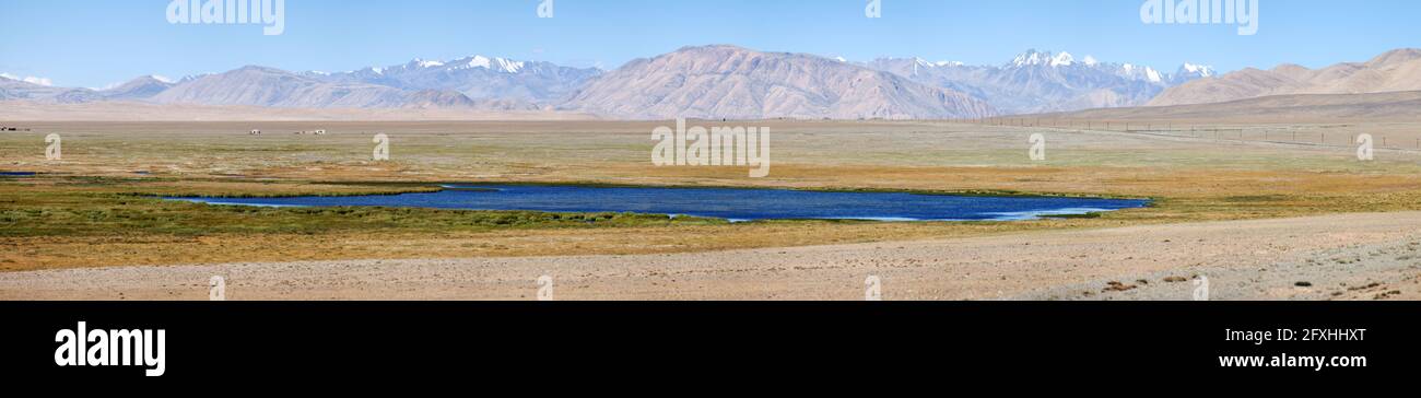Beautiful landscape panorama of Pamir mountains area in Tajikistan ...