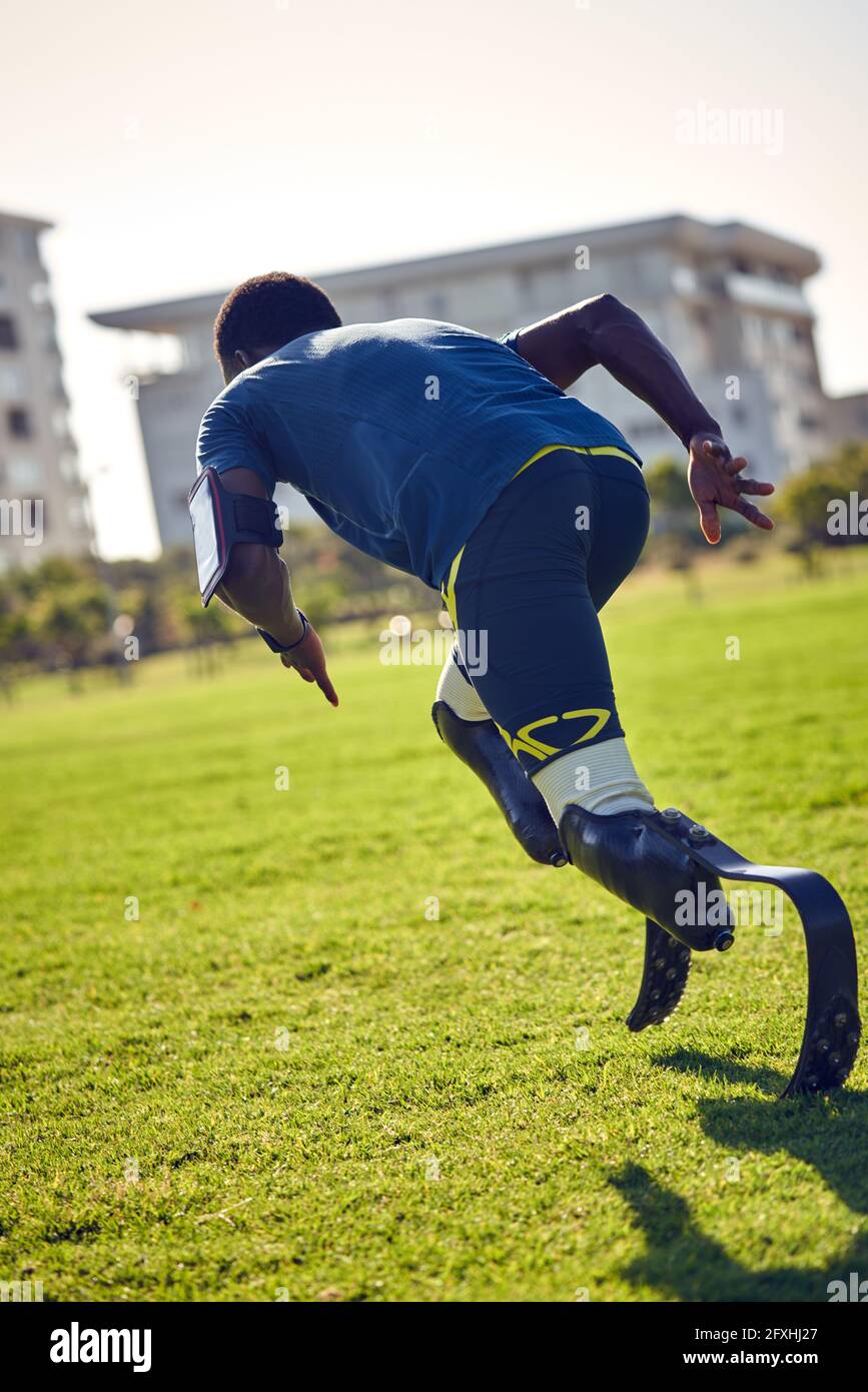 Amputee running hi-res stock photography and images - Alamy