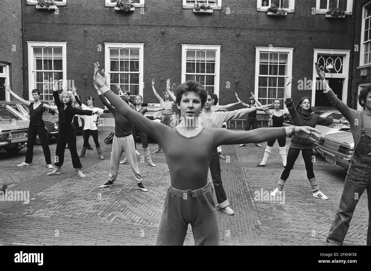 Werkgroep kleine dansgroepen hi-res stock photography and images - Alamy