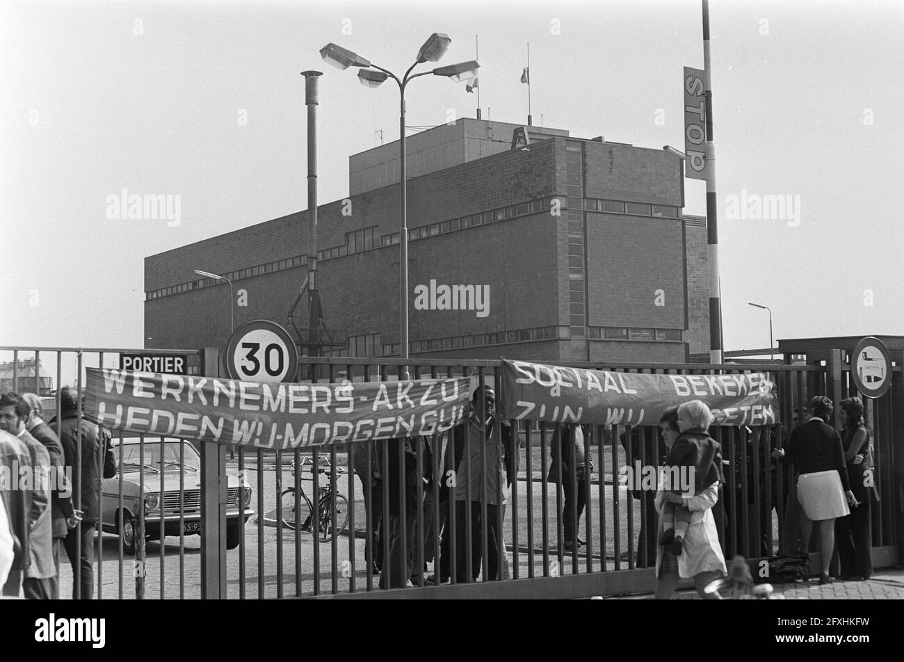 Workers have occupied ENKA Breda, banners at the gate, September 19 ...