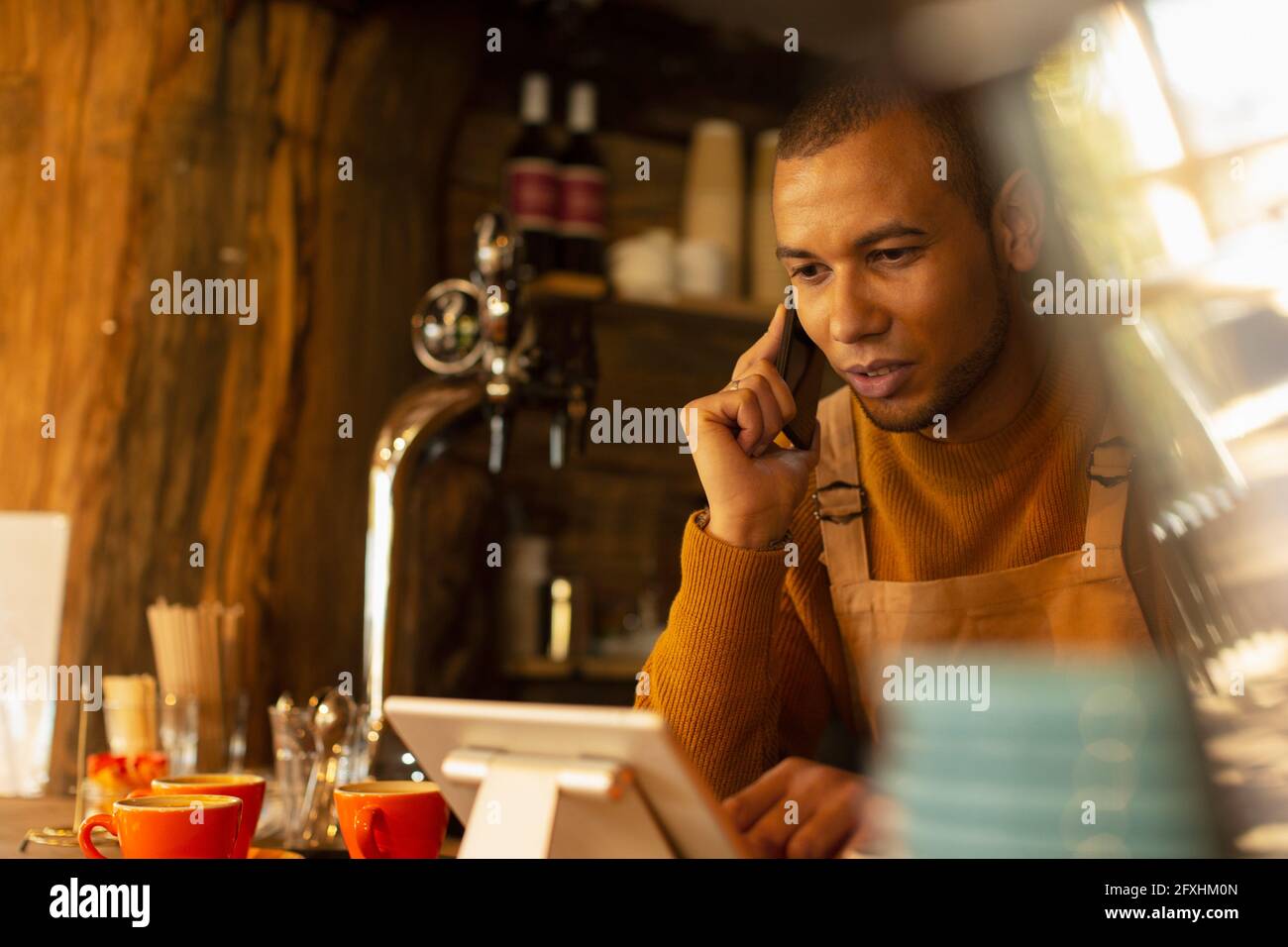 Taking order hi-res stock photography and images - Alamy