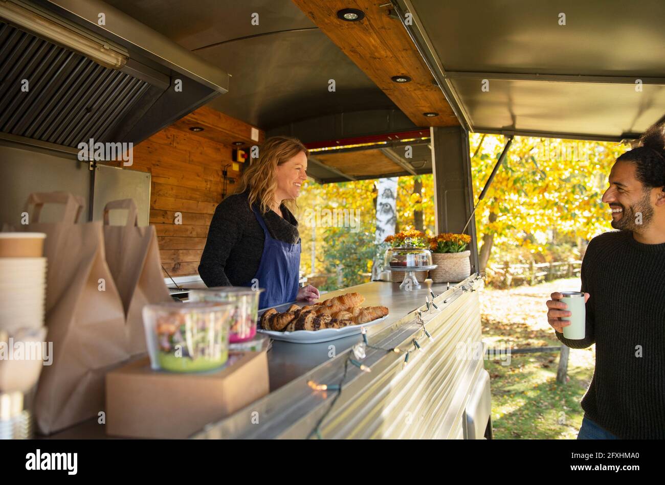 Happy customer service hi-res stock photography and images - Alamy