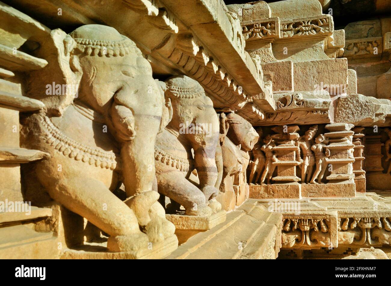 Elephant sculptures at Vishvanatha Temple, Khajuraho, Madhya Pradesh ...