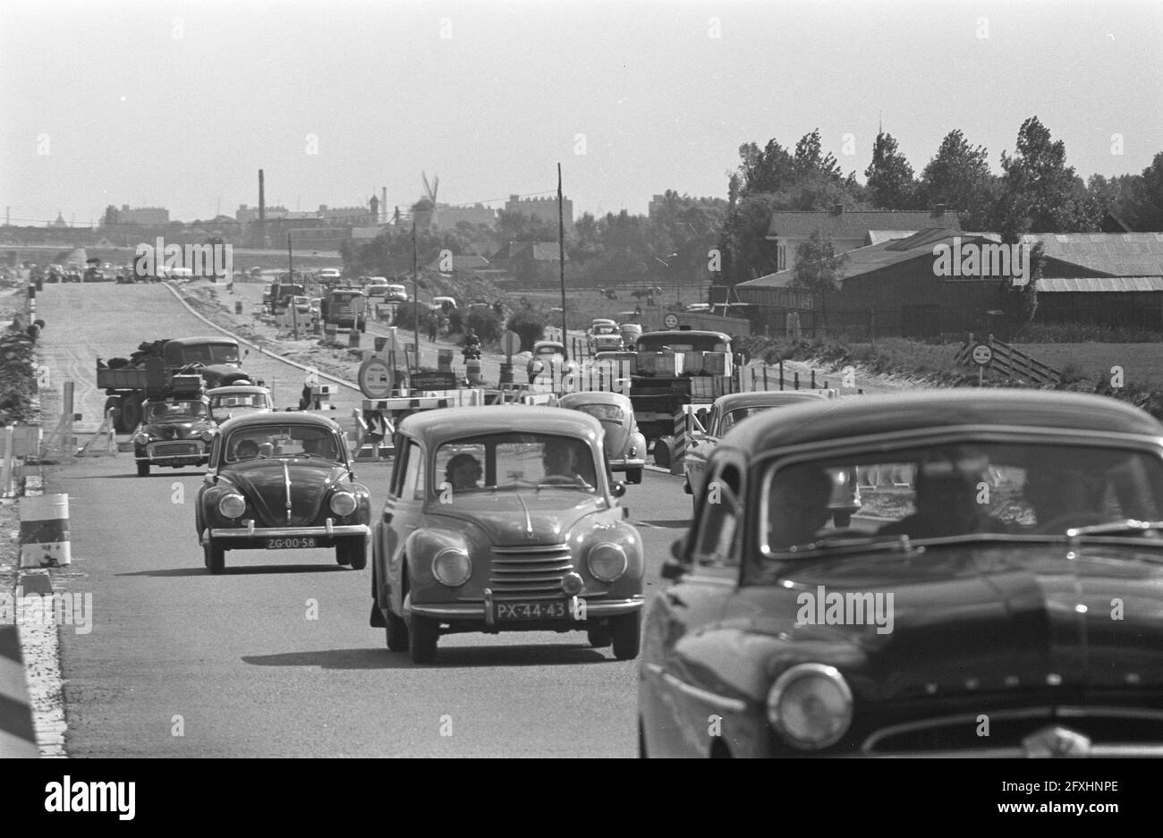Work on State Highway 13 over from the 6 lane road review at Overschie ...