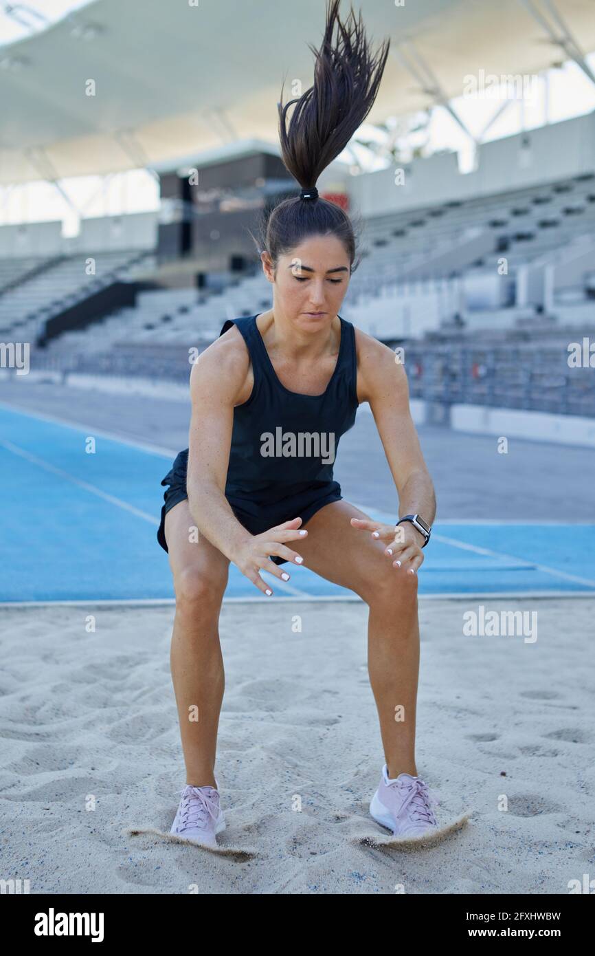 Female track field athlete hi-res stock photography and images - Alamy