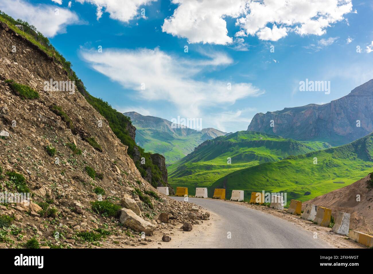 Falling stones hi-res stock photography and images - Alamy