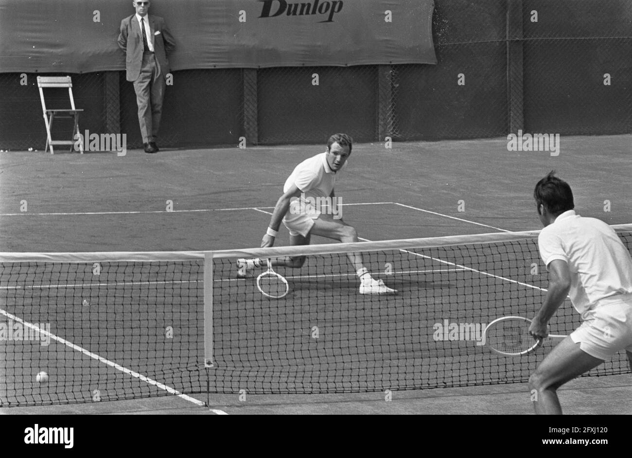 Wimbledon players in Scheveningen. Tom Okker (left) played against ...