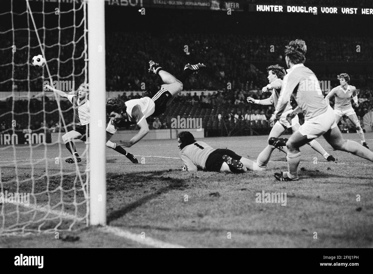 Wim van til floats hi-res stock photography and images - Alamy