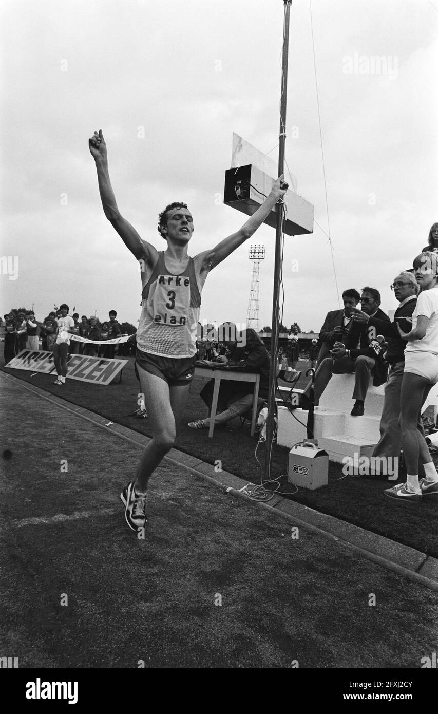 Winner kevin forster finishes hi-res stock photography and images - Alamy