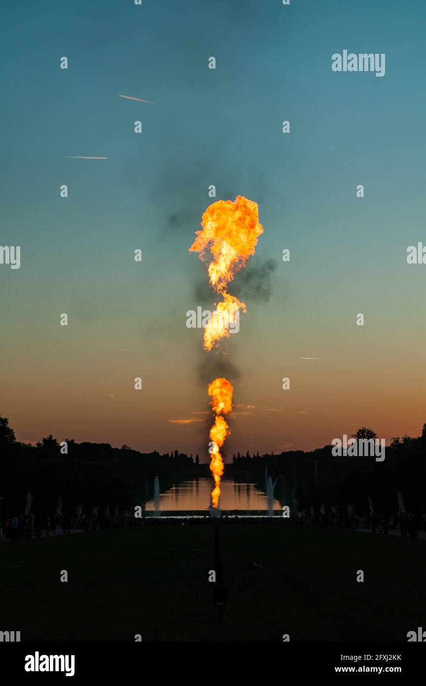 FRANCE, YVELINES (77), VERSAILLES, LIGHT SHOW AT THE CHATEAU DE ...