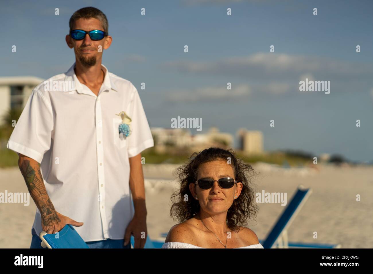 Middle age couple beach hi-res stock photography and images - Alamy