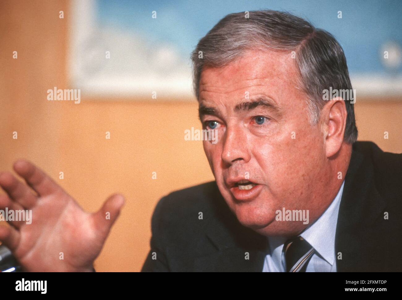 WASHINGTON, DC, USA, APRIL 25, 1991 - U.S. Senator Frank H. Murkowski ...