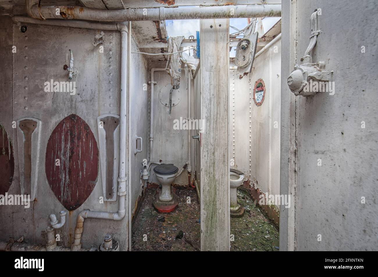 Plane toilet hi-res stock photography and images - Alamy