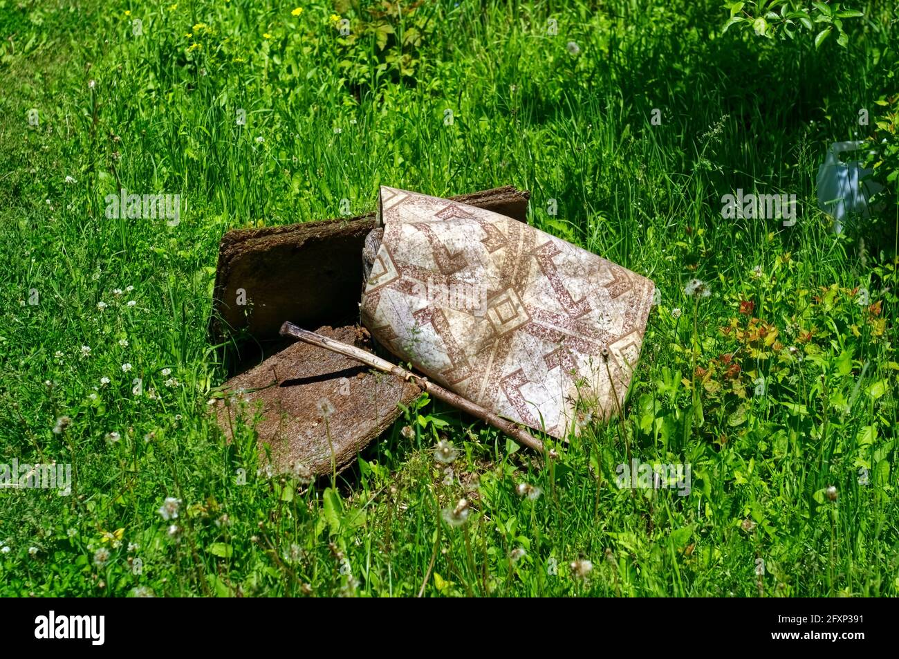 Camp site litter bin hi-res stock photography and images - Alamy