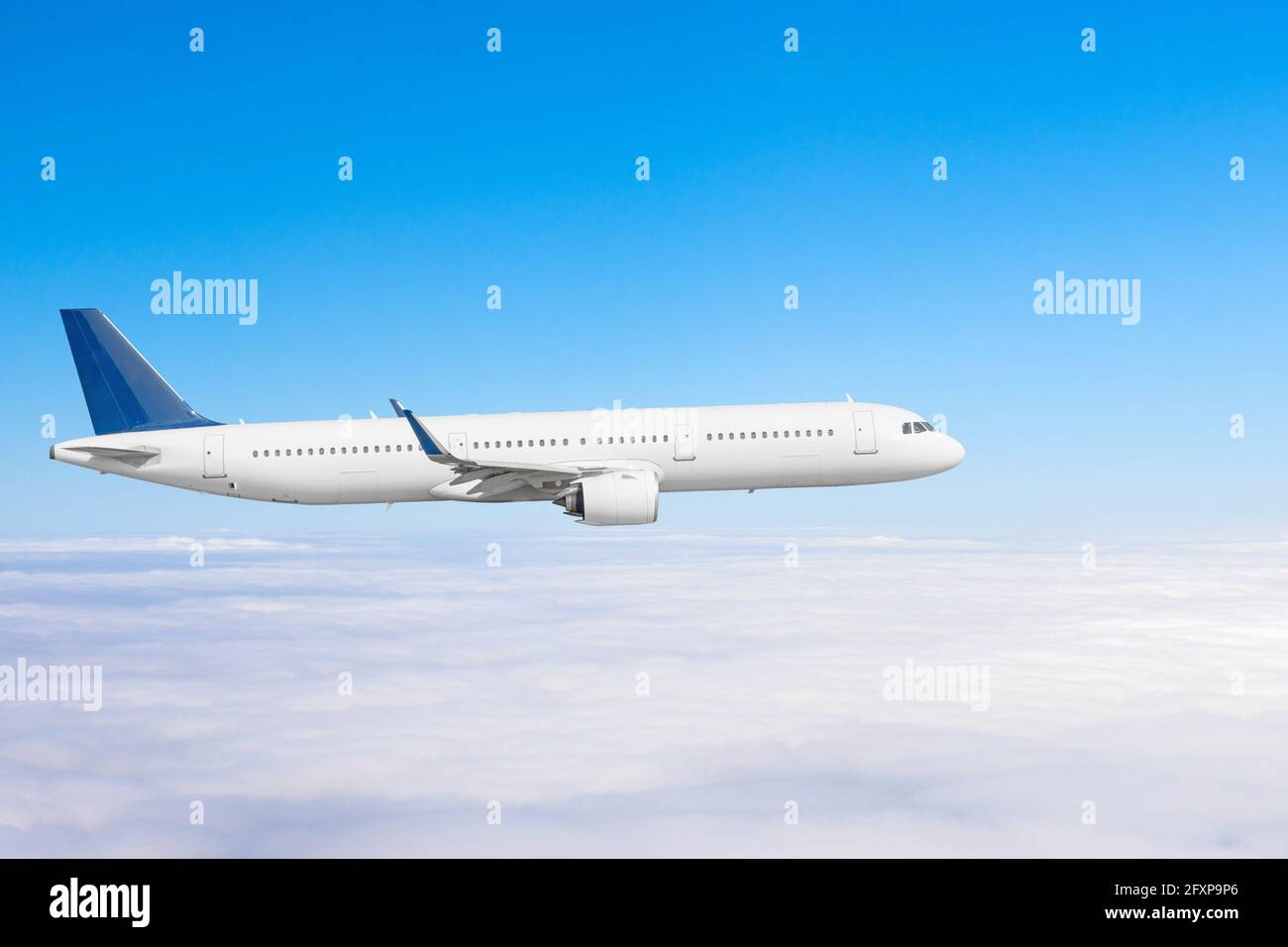 Aeroplane flies high in hi-res stock photography and images - Alamy