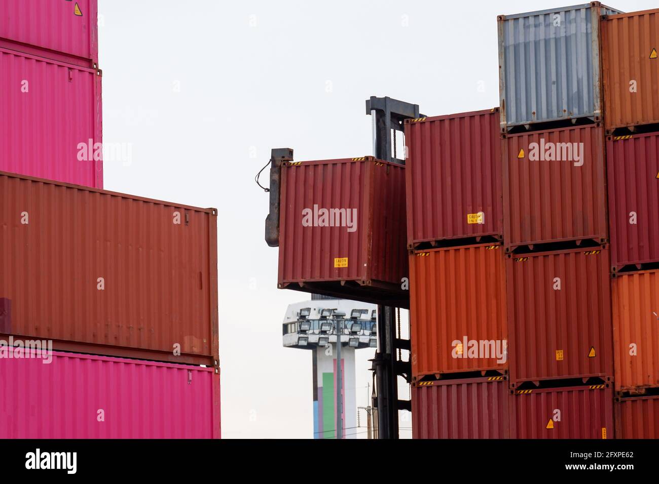 Container pile picture The view of the arrangement to wait for the move ...