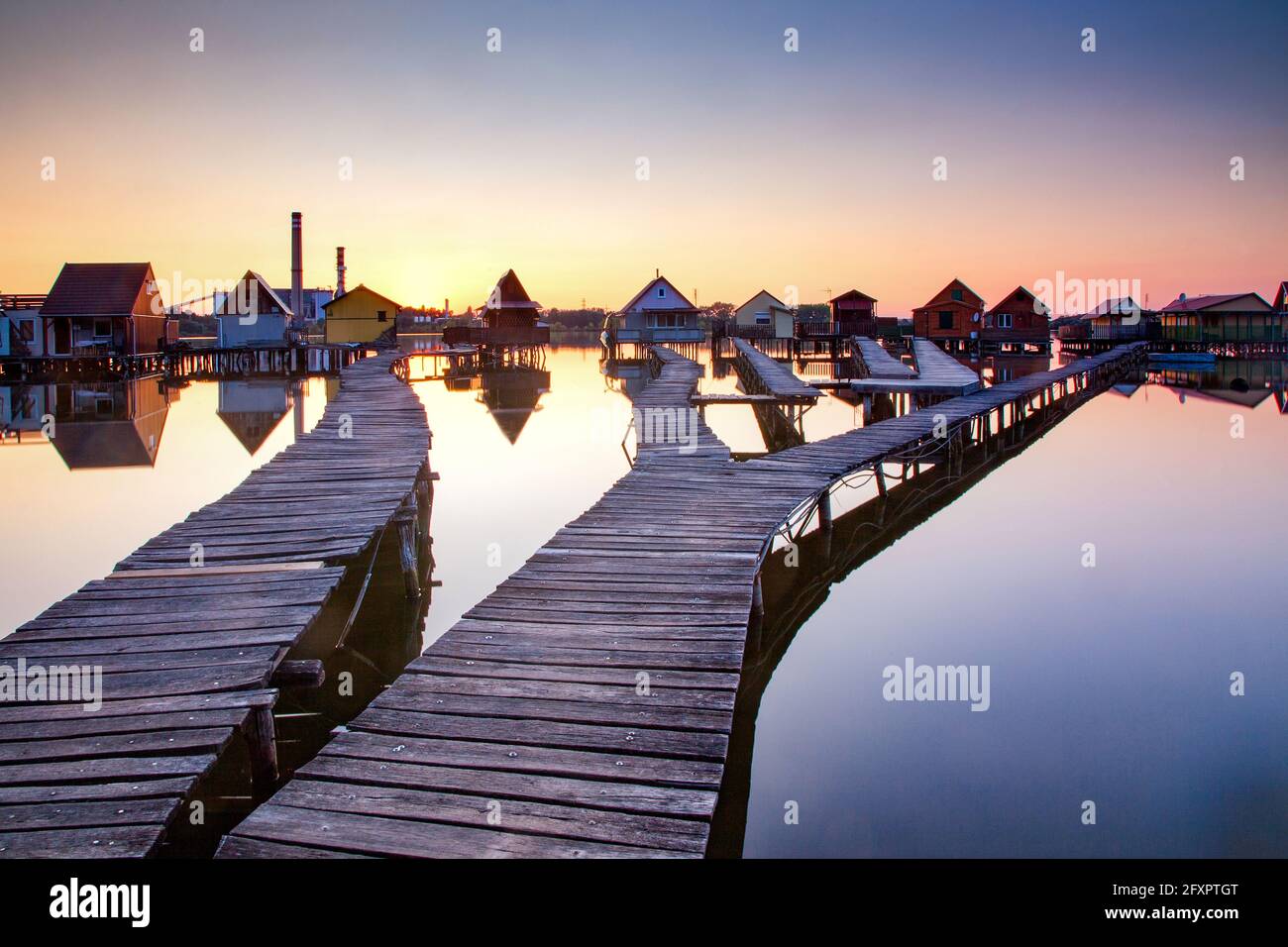 Bokod floating village hi-res stock photography and images - Alamy