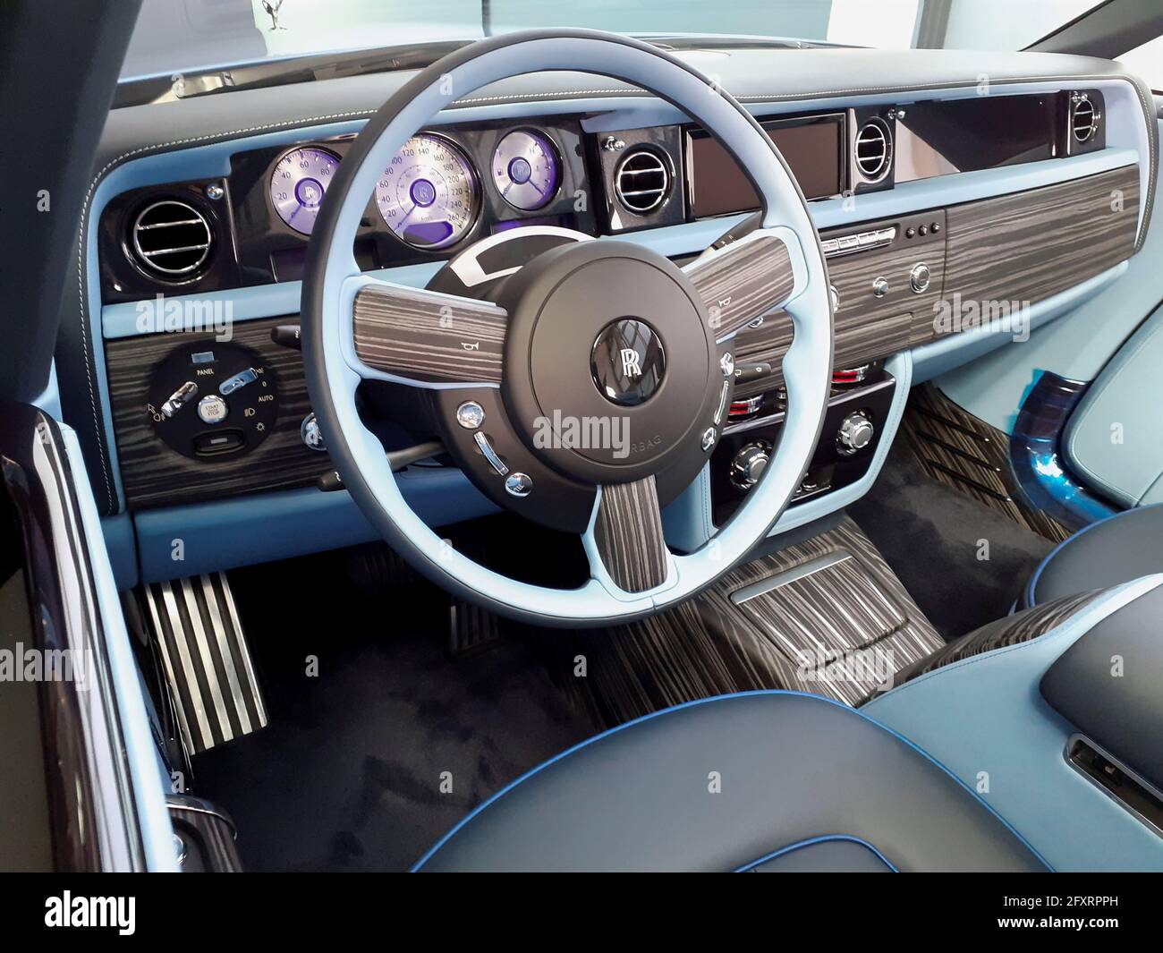 Rolls Royce Factory In Goodwood High Resolution Stock Photography and ...