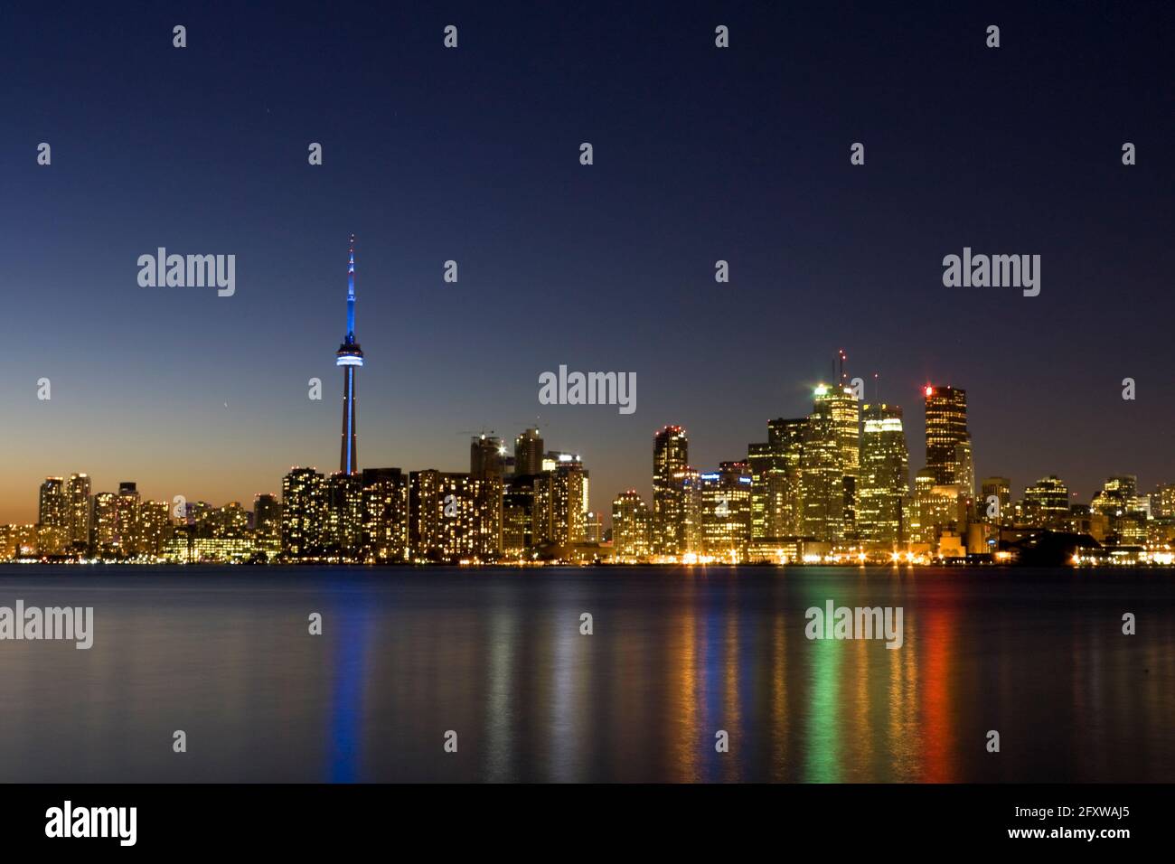 Skyline toronto canada night city ontario reflection tower skysc hi-res ...