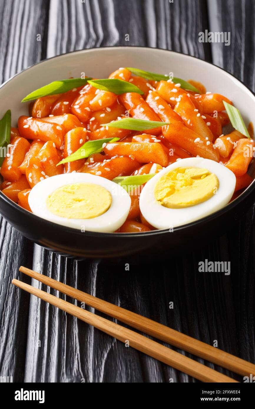 Tteokbokki is one of the most popular Korean street foods in Korea ...