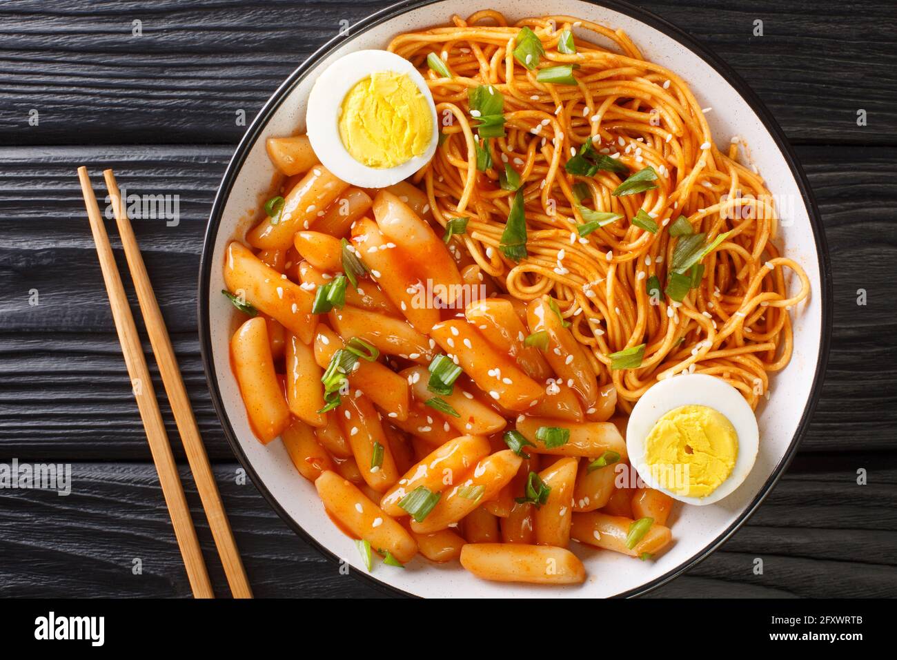 Tteokbokki topokki hi-res stock photography and images - Alamy