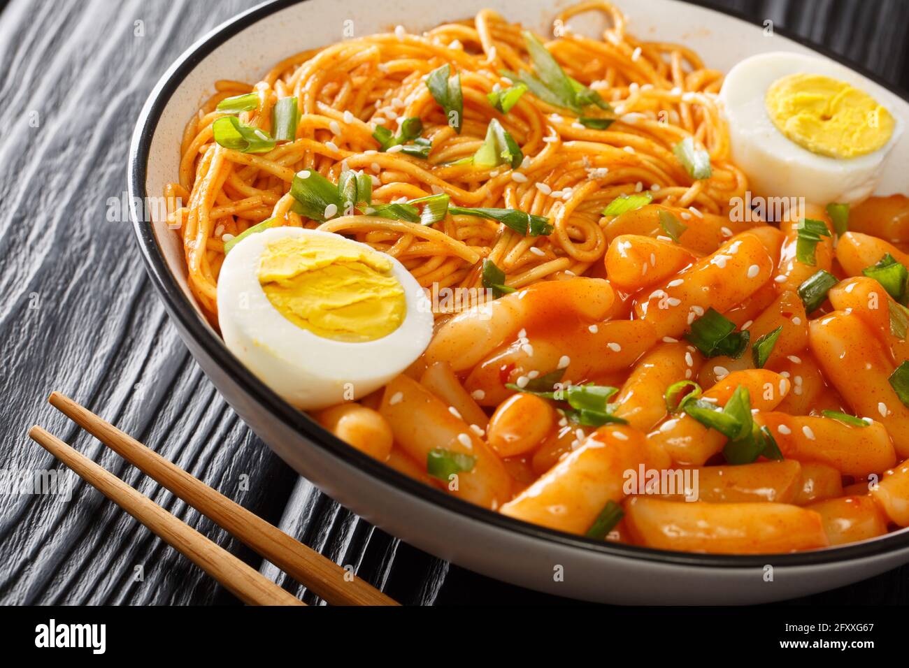 Tteokbokki topokki hi-res stock photography and images - Alamy