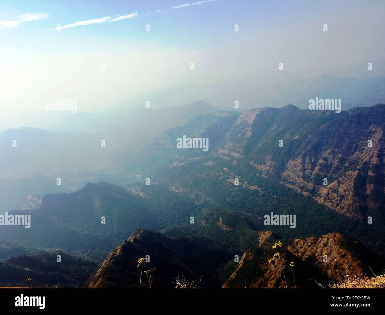 Stunning view of rocky mountains from the Elphinstone Point ...