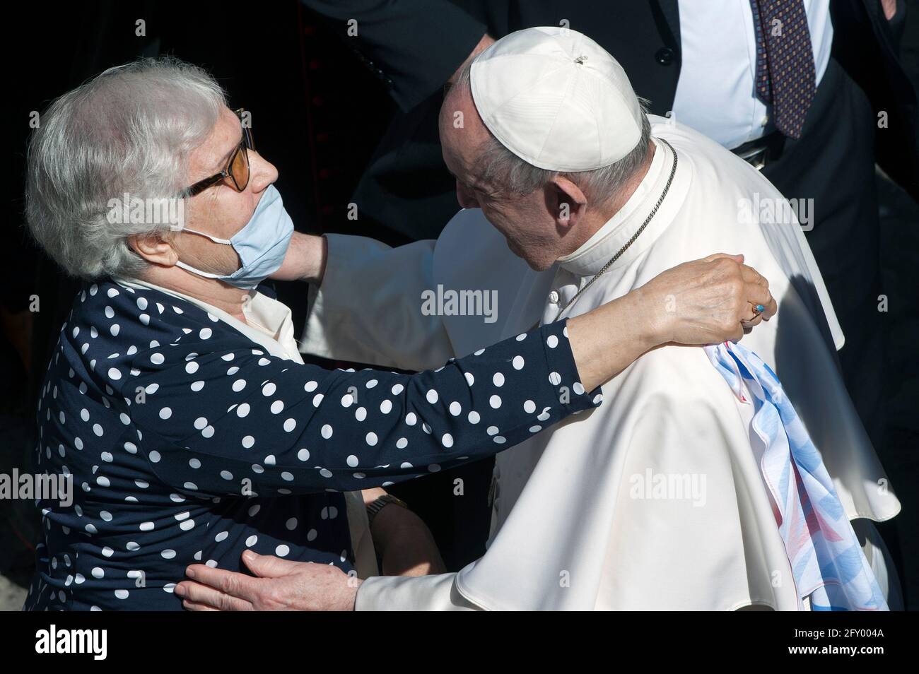 Rome, Italy. 26th May, 2021. May 26, 2021 : Pope Francis kisses arm the ...