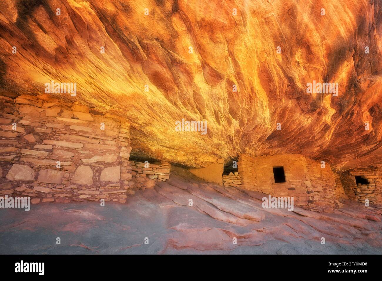House on fire ruins mule hi-res stock photography and images - Alamy