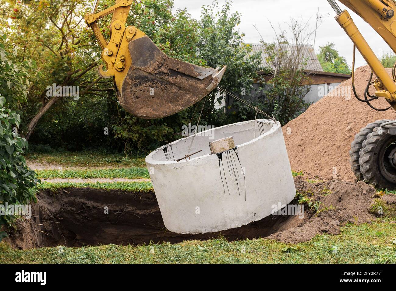 Business bucket hole hi-res stock photography and images - Alamy