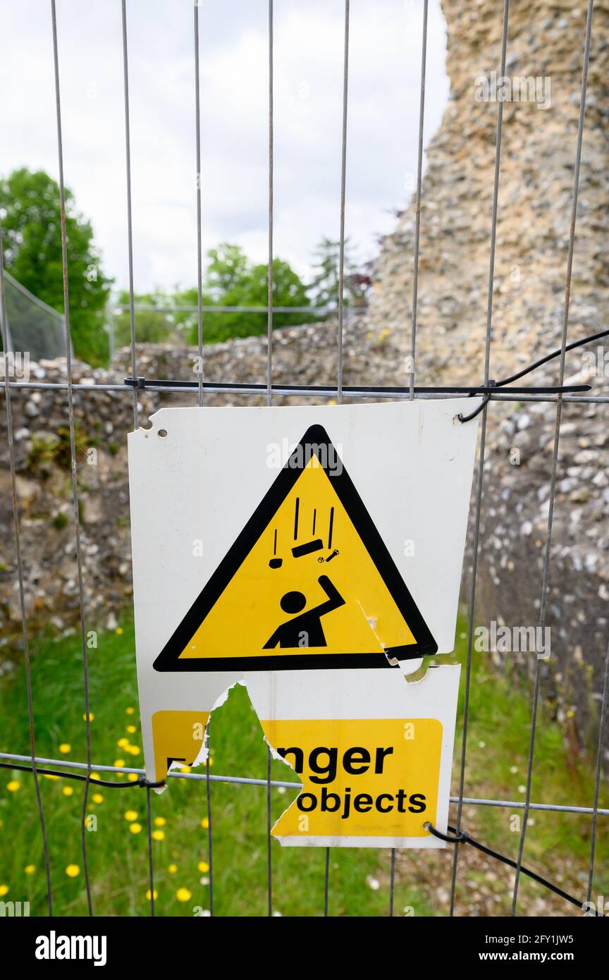 Falling objects hi-res stock photography and images - Alamy