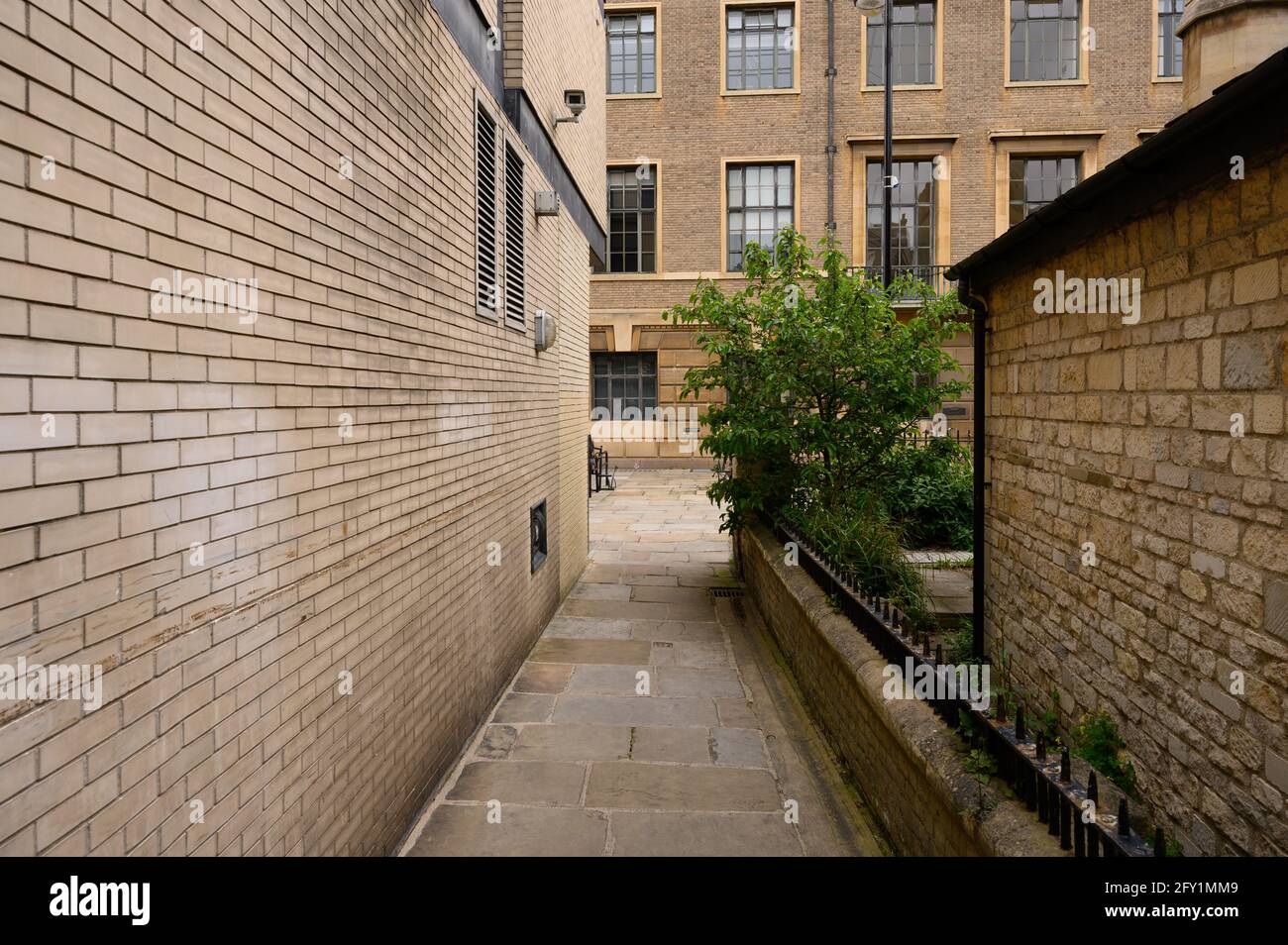 Cambridge alley hi-res stock photography and images - Alamy