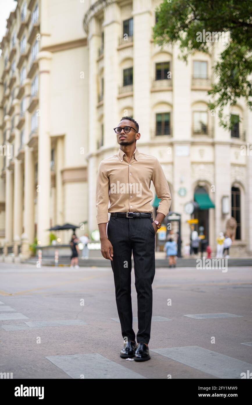 Walking while thinking hi-res stock photography and images - Alamy