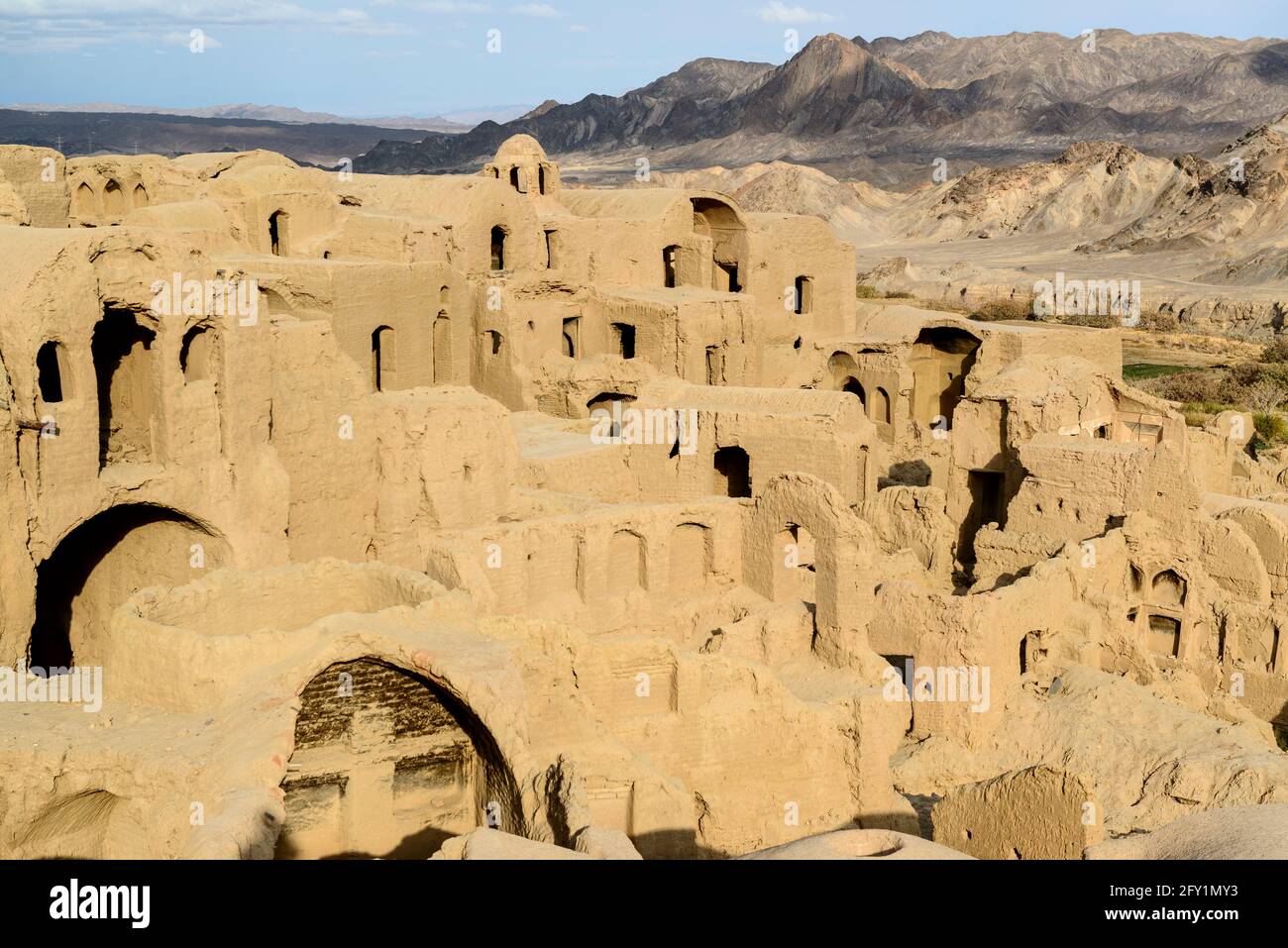 The 1000 years old collapsed mud-brick village of Kharanaq. Ardakan ...